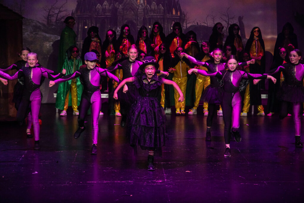 Year 6 Leavers Performance of Wizard of Oz | The Granville School